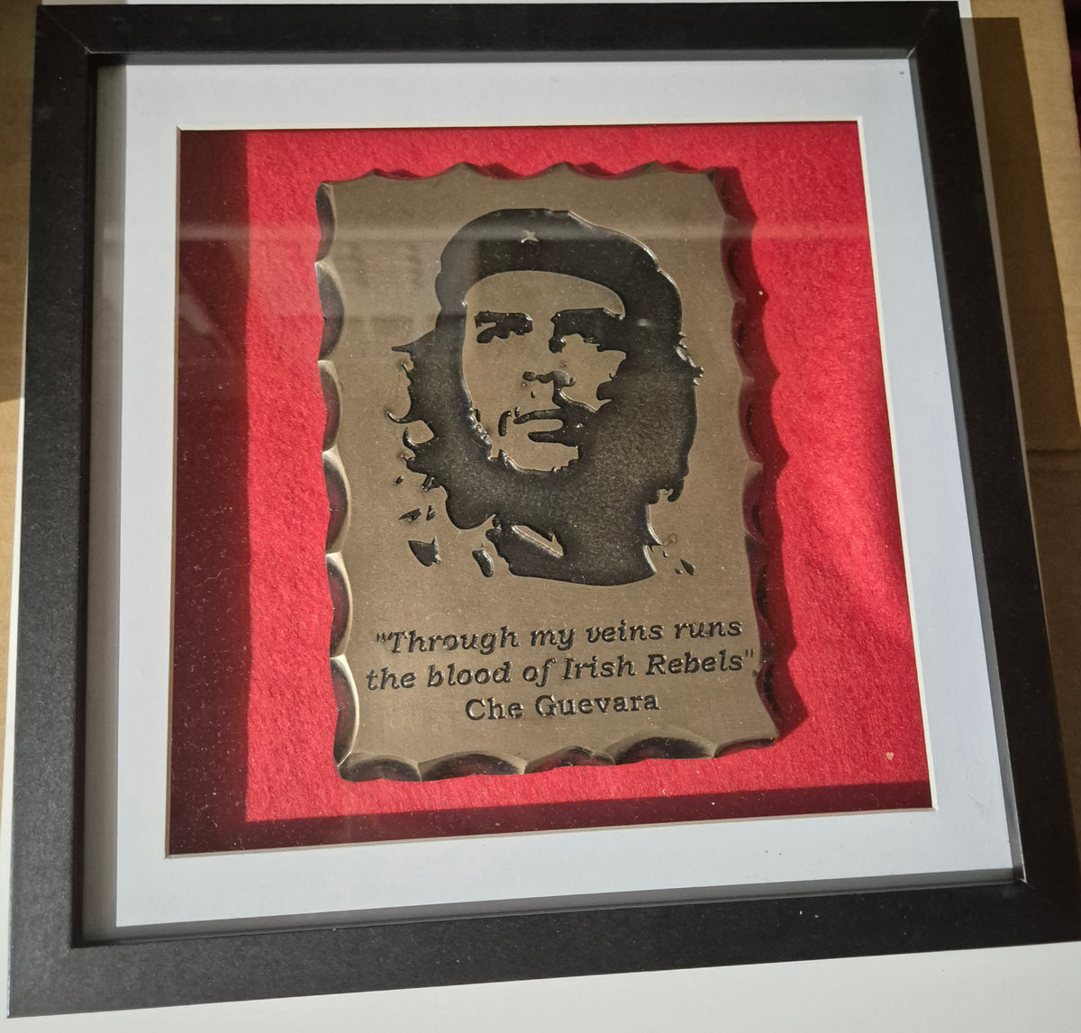 Che Guevara Picture Box – An Fhuiseog / The Lark Store